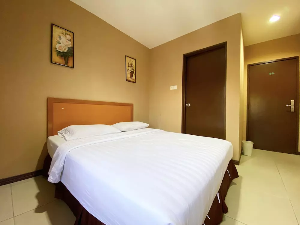 OYO 90108 Hotel Kaya 사진, 예약, 후기 Kinabalu Kota | NOL